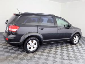 Melns Dodge Journey 2008 Tallina, ar dzinēja tilpumu 2.00 L un nobraukumu 289 tūkst. km par 1999 €, foto 4 vietnē AUTOMOTO.COM.LV