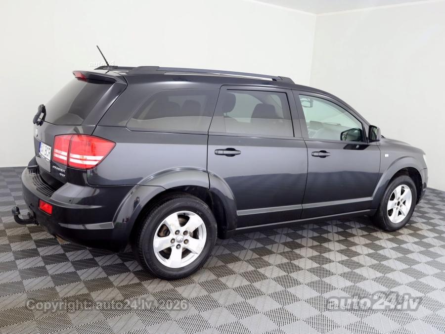 Melns Dodge Journey 2010 Tallina, ar dzinēja tilpumu 2.00 L un nobraukumu 179 tūkst. km par 3199 €, foto 4 vietnē AUTOMOTO.COM.LV