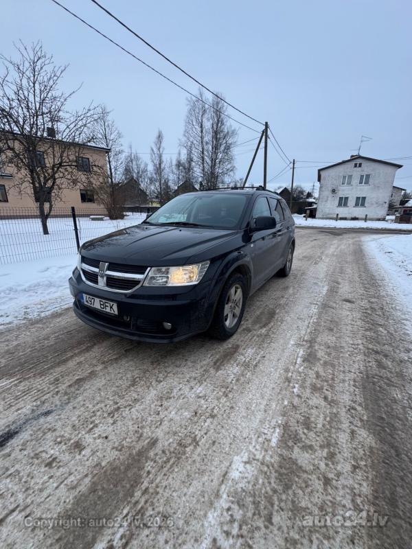 Black Dodge Journey 2011 in Viljandi, with an engine capacity of 2.00 L and mileage of 189 thousand km for 999 €, photo 1 on AUTOMOTO.COM.LV