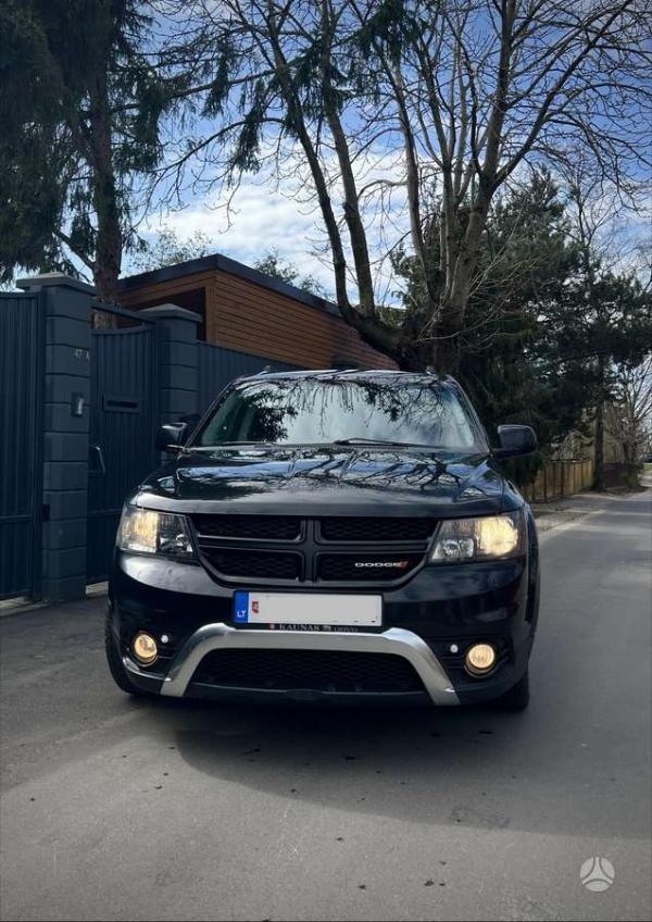 Melns Dodge Journey 2016 Kauņa, ar dzinēja tilpumu 2.40 L un nobraukumu 171 tūkst. km par 6990 €, foto 1 vietnē AUTOMOTO.COM.LV