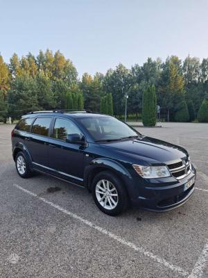 Blue Dodge Journey 2014 in Alytus, with an engine capacity of 2.40 L and mileage of 372 thousand km for 2500 €, photo 4 on AUTOMOTO.COM.LV