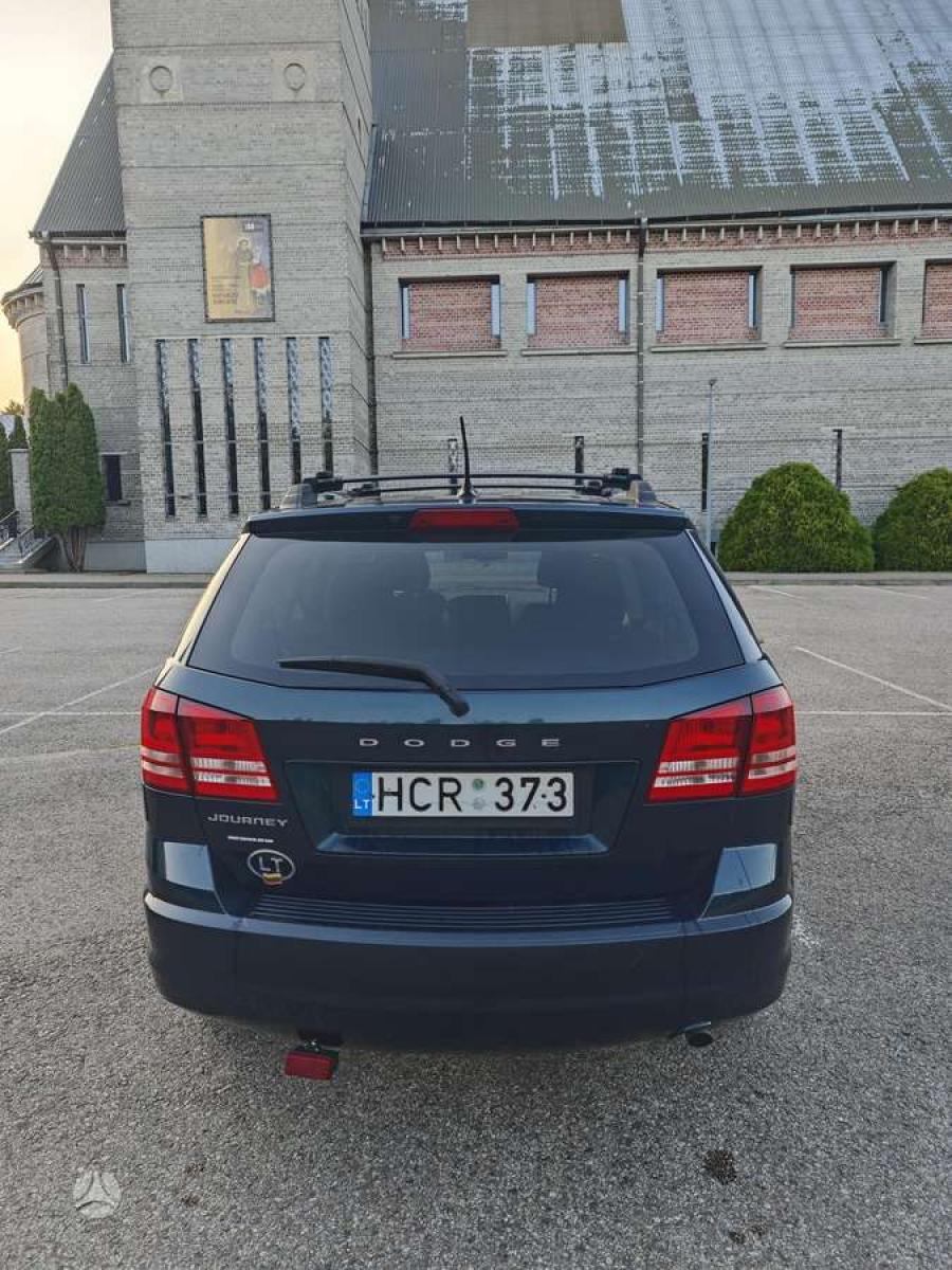Blue Dodge Journey 2014 in Alytus, with an engine capacity of 2.40 L and mileage of 372 thousand km for 2500 €, photo 6 on AUTOMOTO.COM.LV