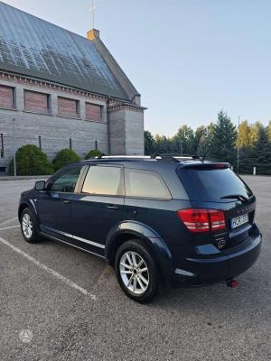 Blue Dodge Journey 2014 in Alytus, with an engine capacity of 2.40 L and mileage of 372 thousand km for 2500 €, photo 7 on AUTOMOTO.COM.LV