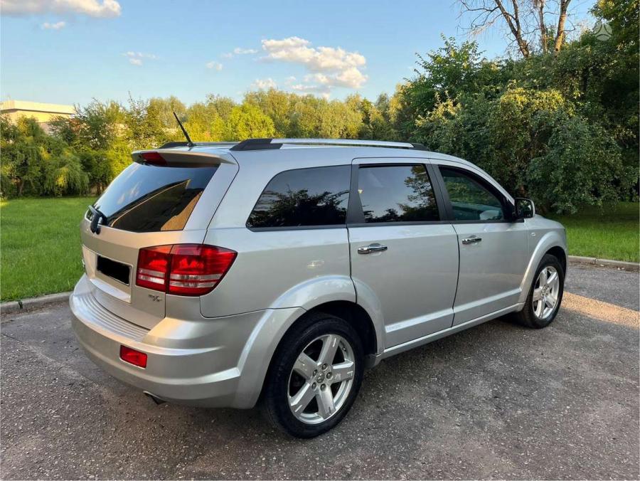 Grey Dodge Journey 2008 in Kaunas, with an engine capacity of 1.97 L and mileage of 279 thousand km for 1950 €, photo 5 on AUTOMOTO.COM.LV
