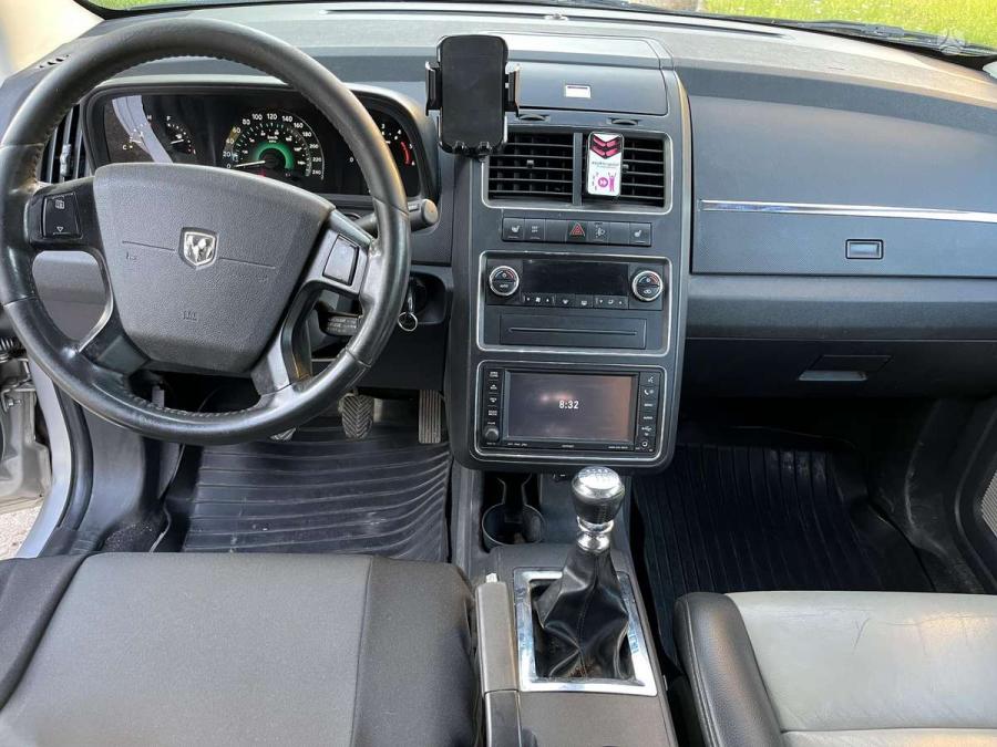 Grey Dodge Journey 2008 in Kaunas, with an engine capacity of 1.97 L and mileage of 279 thousand km for 1950 €, photo 13 on AUTOMOTO.COM.LV
