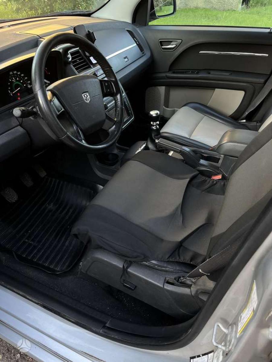 Grey Dodge Journey 2008 in Kaunas, with an engine capacity of 1.97 L and mileage of 279 thousand km for 1950 €, photo 25 on AUTOMOTO.COM.LV