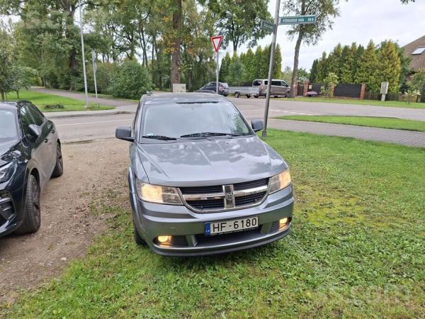 Dodge Journey 2008 in Limbazi on AUTOMOTO.COM.LV Grey Dodge Journey 2008 in Limbazi, with an engine capacity of 2.00 L and mileage of 186 thousand km for 1500 €, photo 1 on AUTOMOTO.COM.LV