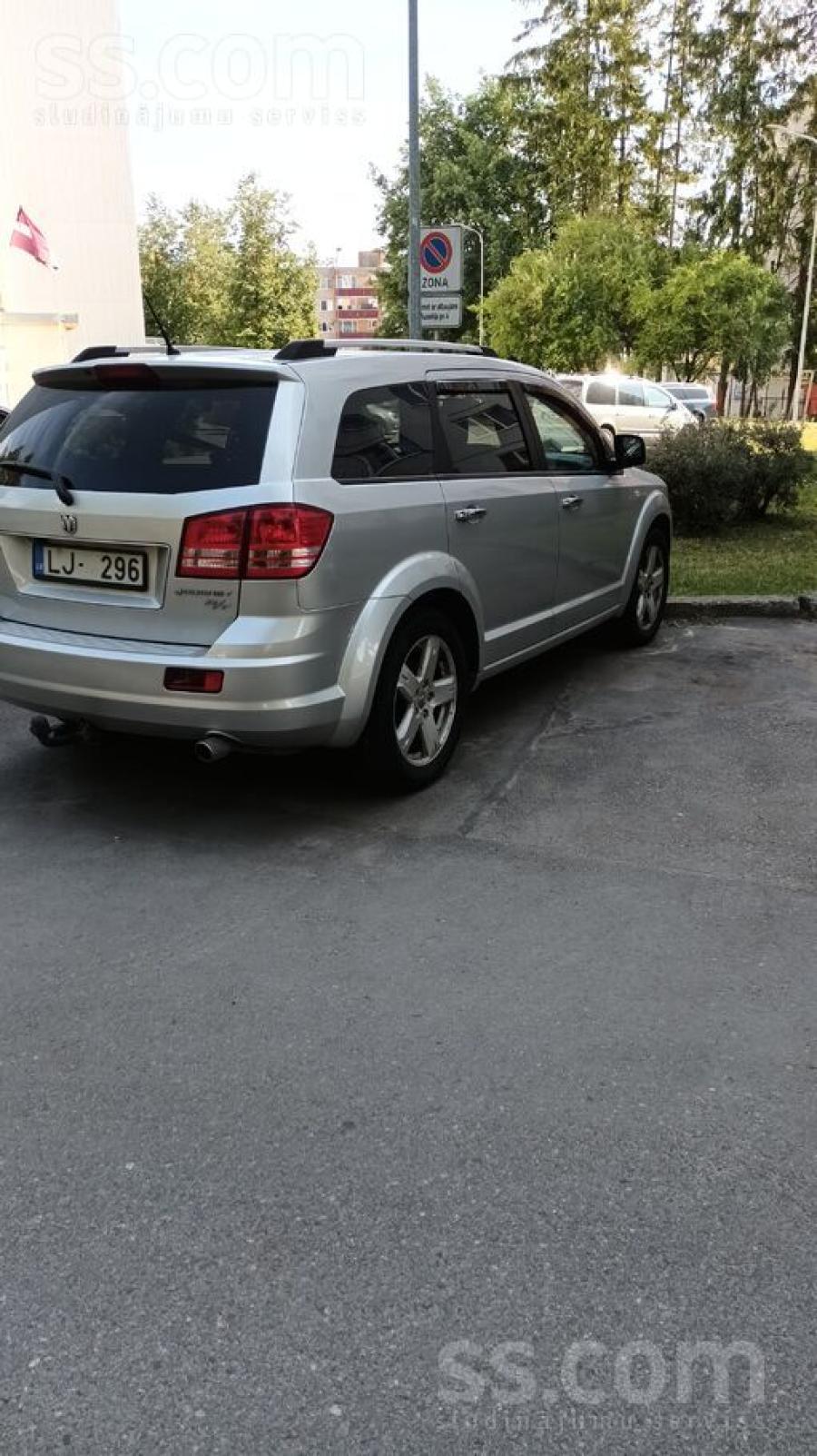 Pelēks Dodge Journey 2009 Ogre, ar dzinēja tilpumu 2.00 L un nobraukumu 202 tūkst. km par 3490 €, foto 3 vietnē AUTOMOTO.COM.LV