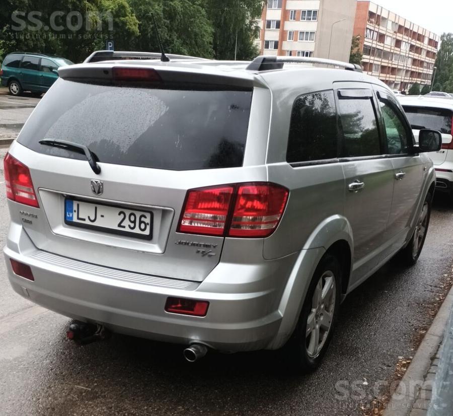 Pelēks Dodge Journey 2009 Ogre, ar dzinēja tilpumu 2.00 L un nobraukumu 202 tūkst. km par 3700 €, foto 5 vietnē AUTOMOTO.COM.LV