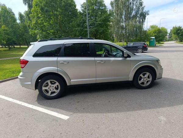 Pelēks Dodge Journey 2009 Kretinga, ar dzinēja tilpumu 1.97 L un nobraukumu 257 tūkst. km par 3599 €, foto 5 vietnē AUTOMOTO.COM.LV