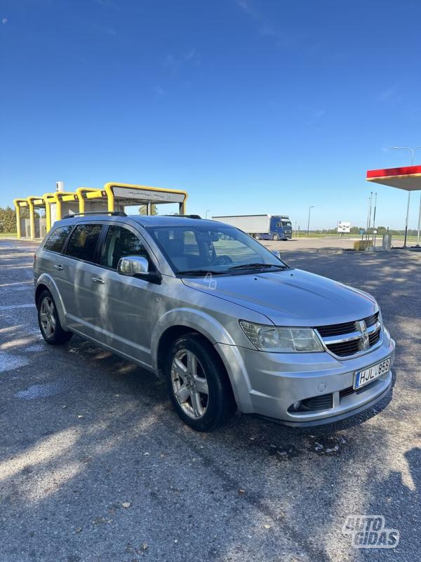 Dodge Journey 2009 Šakiai vietnē Pelēks Dodge Journey 2009 Šakiai, ar dzinēja tilpumu 2.00 L un nobraukumu 392 tūkst. km par 1000 €, foto 4 vietnē AUTOMOTO.COM.LV