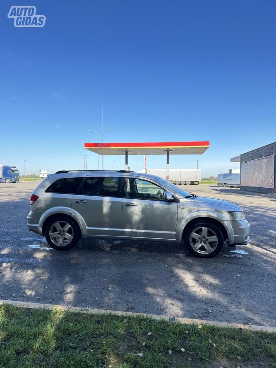 Pelēks Dodge Journey 2009 Šakiai, ar dzinēja tilpumu 2.00 L un nobraukumu 392 tūkst. km par 1000 €, foto 5 vietnē AUTOMOTO.COM.LV