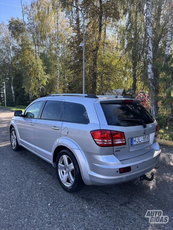 Dodge Journey 2009 Šakiai vietnē Pelēks Dodge Journey 2009 Šakiai, ar dzinēja tilpumu 2.00 L un nobraukumu 392 tūkst. km par 1000 €, foto 8 vietnē AUTOMOTO.COM.LV