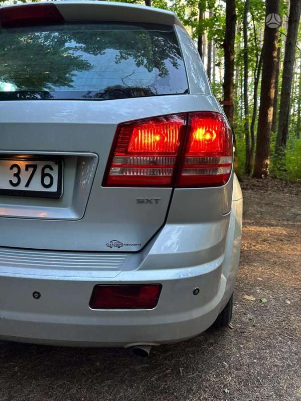 Grey Dodge Journey 2010 in Kursenai, with an engine capacity of 1.97 L and mileage of 310 thousand km for 1700 €, photo 4 on AUTOMOTO.COM.LV