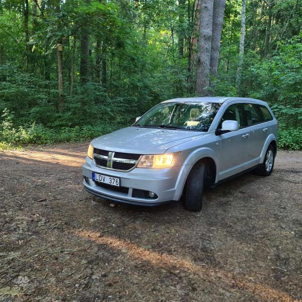 Grey Dodge Journey 2010 in Kursenai, with an engine capacity of 1.97 L and mileage of 310 thousand km for 1700 €, photo 6 on AUTOMOTO.COM.LV