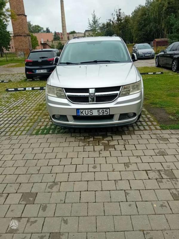 Grey Dodge Journey 2010 in Prienai, with an engine capacity of 1.97 L and mileage of 164 thousand km for 2600 €, photo 1 on AUTOMOTO.COM.LV