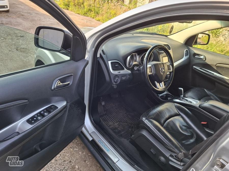 Grey Dodge Journey 2011 in Klaipeda, with an engine capacity of 2.40 L and mileage of 394 thousand km for 3800 €, photo 9 on AUTOMOTO.COM.LV