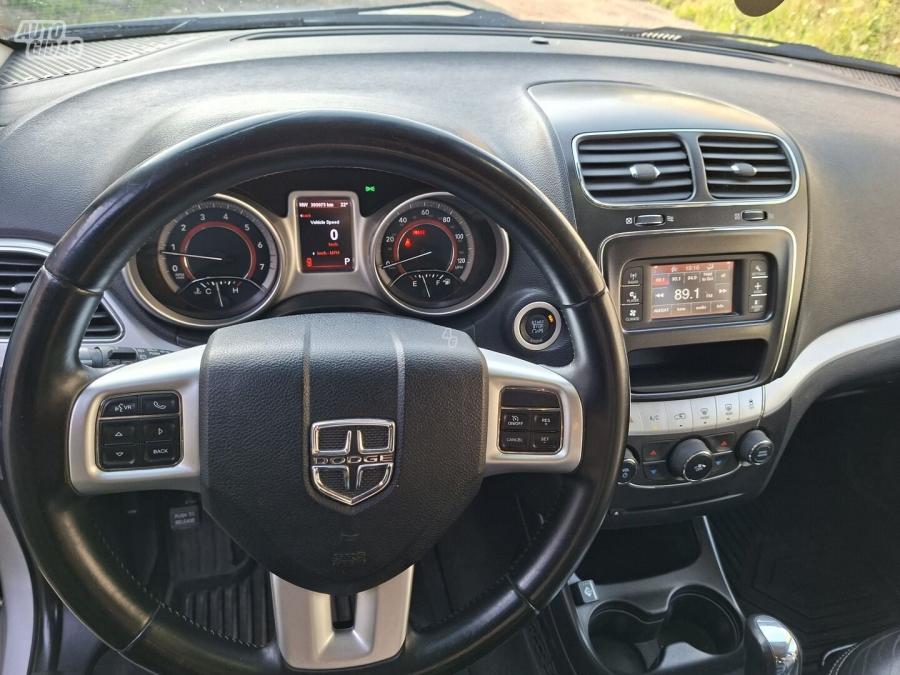 Grey Dodge Journey 2011 in Klaipeda, with an engine capacity of 2.40 L and mileage of 394 thousand km for 3800 €, photo 10 on AUTOMOTO.COM.LV