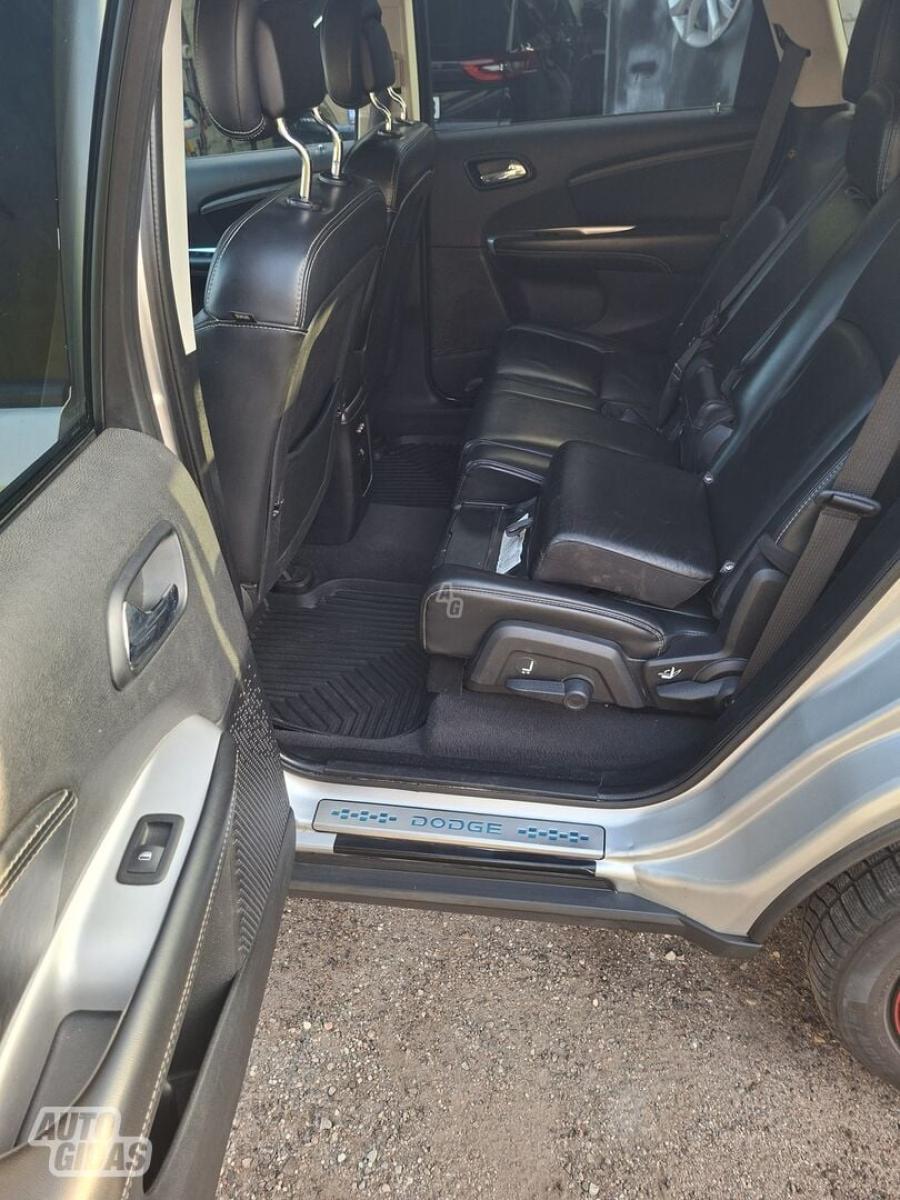 Grey Dodge Journey 2011 in Klaipeda, with an engine capacity of 2.40 L and mileage of 394 thousand km for 3800 €, photo 11 on AUTOMOTO.COM.LV