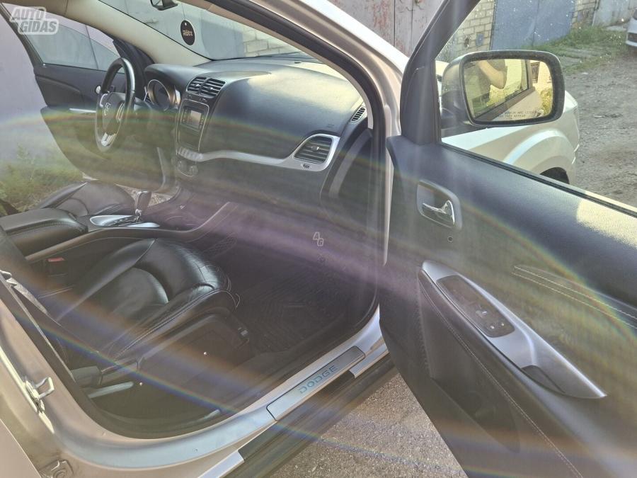 Grey Dodge Journey 2011 in Klaipeda, with an engine capacity of 2.40 L and mileage of 394 thousand km for 3800 €, photo 12 on AUTOMOTO.COM.LV