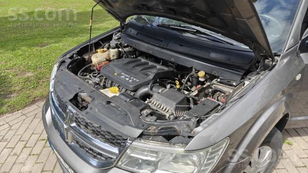 Pelēks Dodge Journey 2012 Rīga, ar dzinēja tilpumu 2.40 L un nobraukumu 237 tūkst. km par 4500 €, foto 3 vietnē AUTOMOTO.COM.LV
