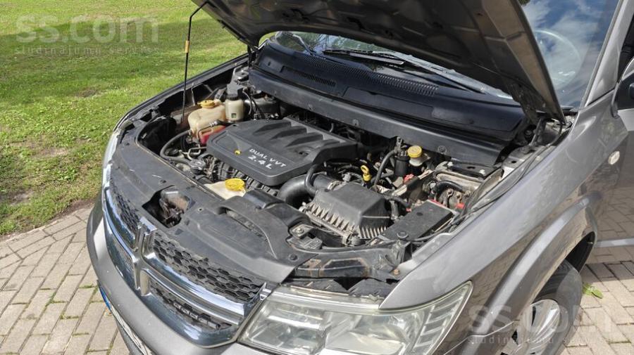 Pelēks Dodge Journey 2012 Rīga, ar dzinēja tilpumu 2.40 L un nobraukumu 237 tūkst. km par 4500 €, foto 4 vietnē AUTOMOTO.COM.LV