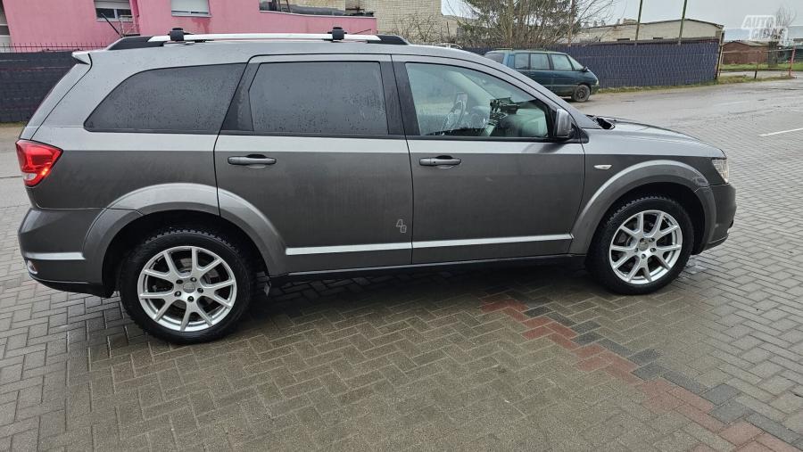 Grey Dodge Journey 2013 in Vilnius, with an engine capacity of 3.60 L and mileage of 237 thousand km for 7900 €, photo 2 on AUTOMOTO.COM.LV