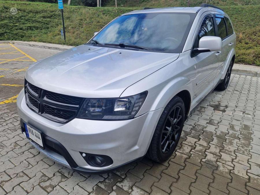 Grey Dodge Journey 2013 in Vilnius, with an engine capacity of 3.60 L and mileage of 265 thousand km for 8800 €, photo 1 on AUTOMOTO.COM.LV