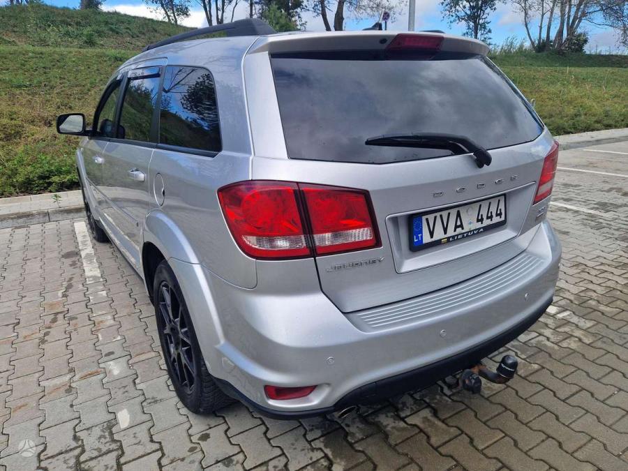 Grey Dodge Journey 2013 in Vilnius, with an engine capacity of 3.60 L and mileage of 265 thousand km for 8800 €, photo 4 on AUTOMOTO.COM.LV