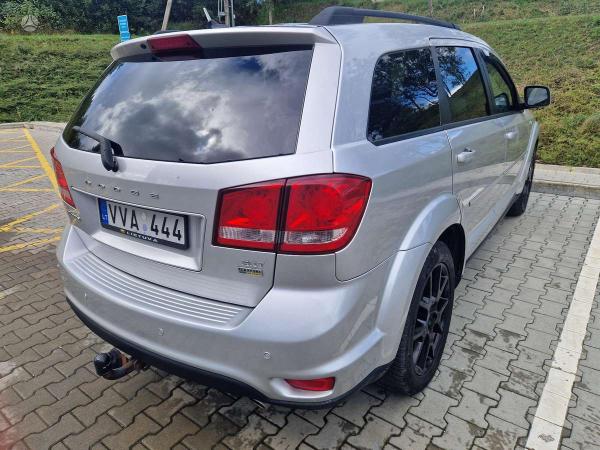Dodge Journey 2013 in Vilnius on AUTOMOTO.COM.LV Grey Dodge Journey 2013 in Vilnius, with an engine capacity of 3.60 L and mileage of 265 thousand km for 8800 €, photo 5 on AUTOMOTO.COM.LV
