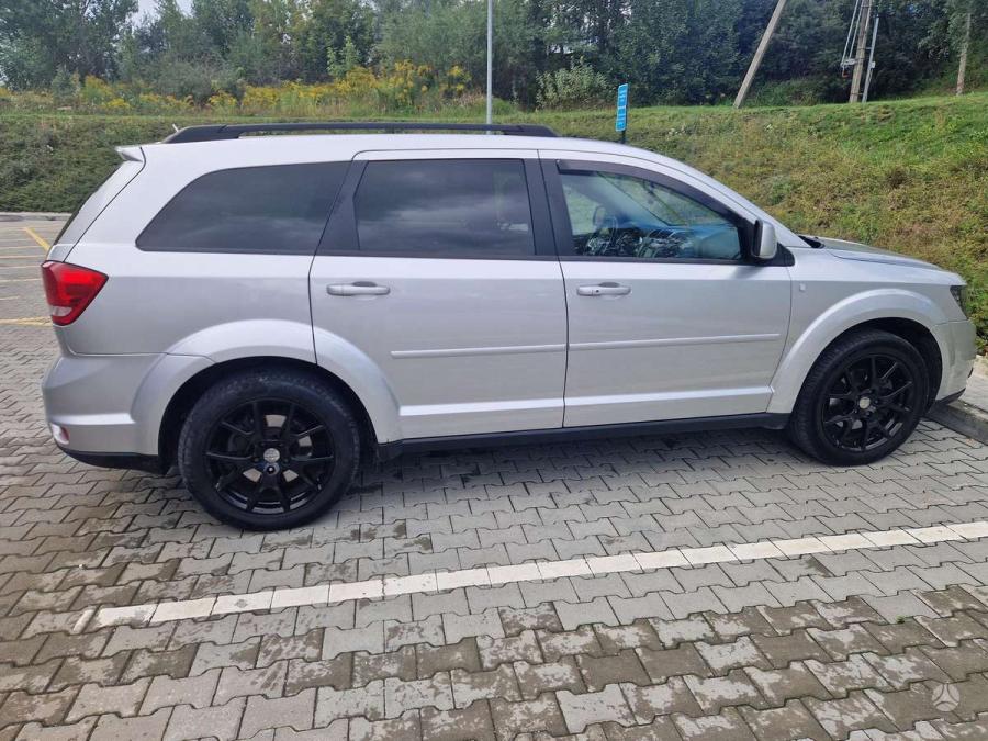 Grey Dodge Journey 2013 in Vilnius, with an engine capacity of 3.60 L and mileage of 265 thousand km for 8800 €, photo 7 on AUTOMOTO.COM.LV