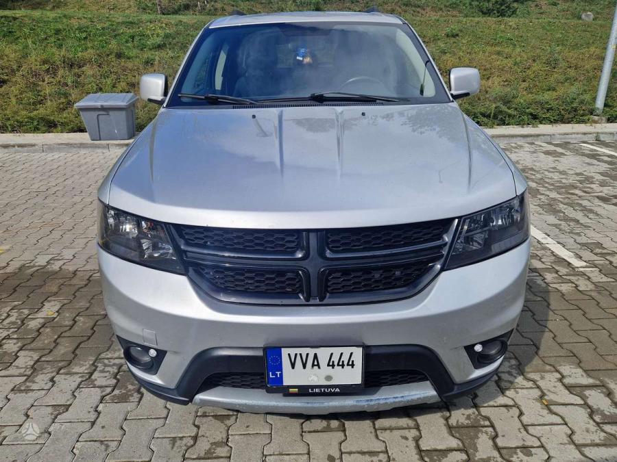 Grey Dodge Journey 2013 in Vilnius, with an engine capacity of 3.60 L and mileage of 265 thousand km for 8800 €, photo 8 on AUTOMOTO.COM.LV
