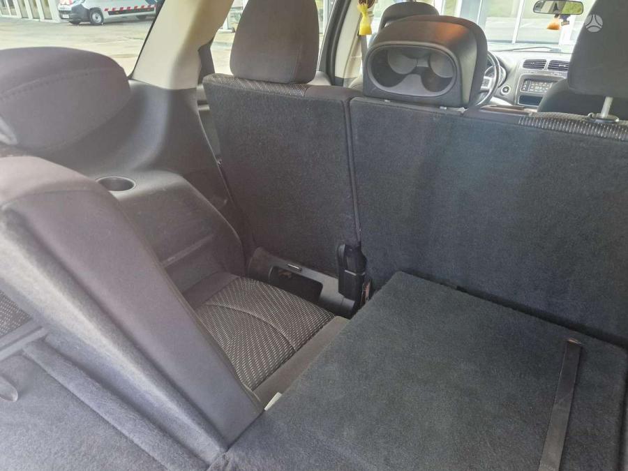 Grey Dodge Journey 2013 in Vilnius, with an engine capacity of 3.60 L and mileage of 265 thousand km for 8800 €, photo 15 on AUTOMOTO.COM.LV