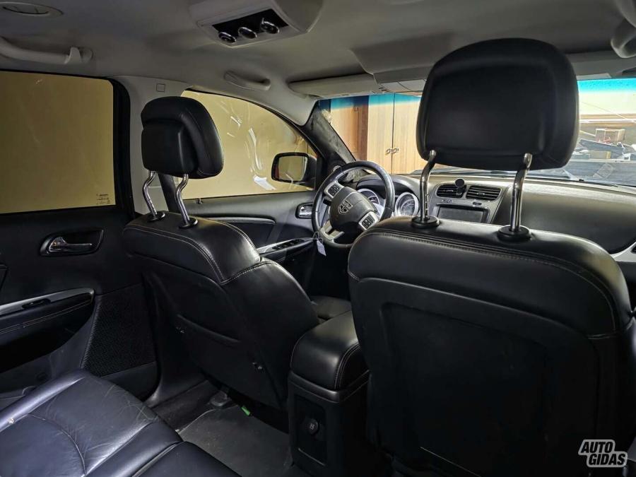 Pelēks Dodge Journey 2015 Panevēža, ar dzinēja tilpumu 2.40 L un nobraukumu 190 tūkst. km par 5600 €, foto 4 vietnē AUTOMOTO.COM.LV