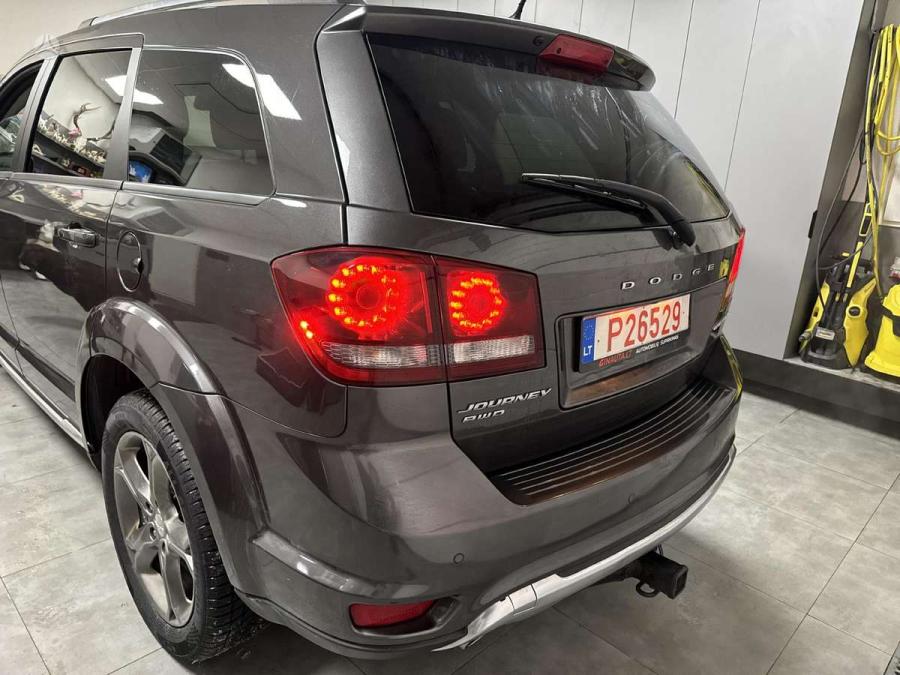 Pelēks Dodge Journey 2016 Šauļi, ar dzinēja tilpumu 3.61 L un nobraukumu 179 tūkst. km par 6650 €, foto 10 vietnē AUTOMOTO.COM.LV