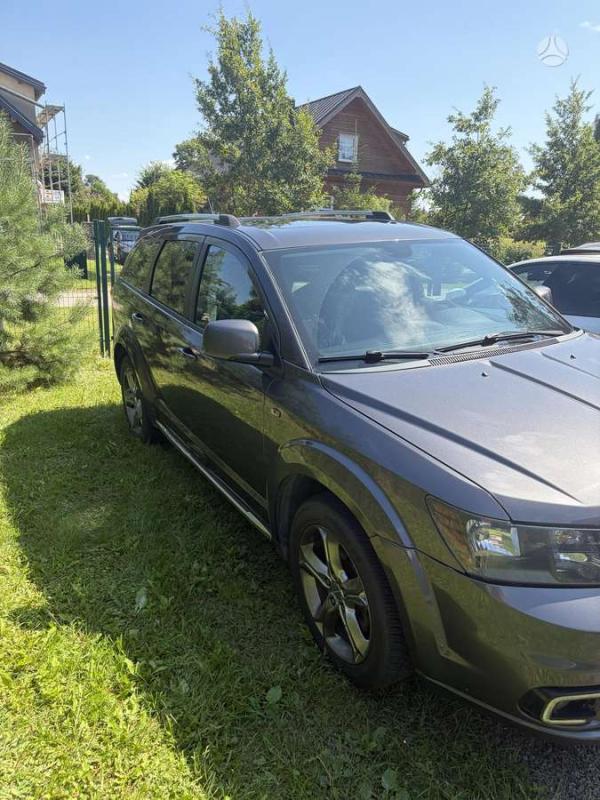 Pelēks Dodge Journey 2016 Trakai, ar dzinēja tilpumu 3.60 L un nobraukumu 196 tūkst. km par 6500 €, foto 4 vietnē AUTOMOTO.COM.LV