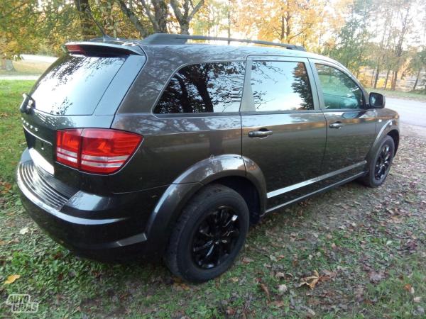 Grey Dodge Journey 2018 in Siauliai, with an engine capacity of 2.40 L and mileage of 125 thousand km for 10900 €, photo 3 on AUTOMOTO.COM.LV