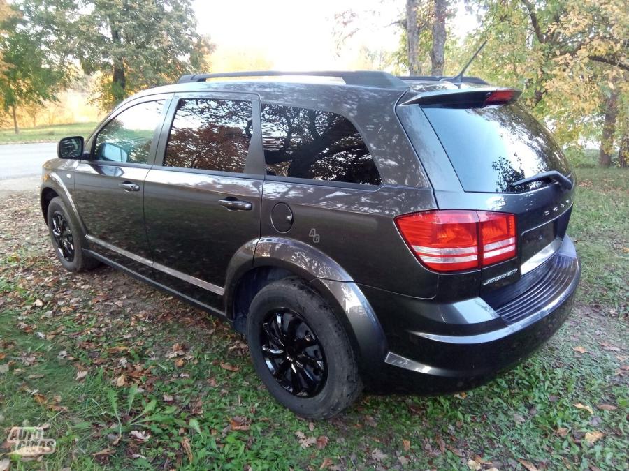 Pelēks Dodge Journey 2018 Šauļi, ar dzinēja tilpumu 2.40 L un nobraukumu 125 tūkst. km par 10900 €, foto 4 vietnē AUTOMOTO.COM.LV