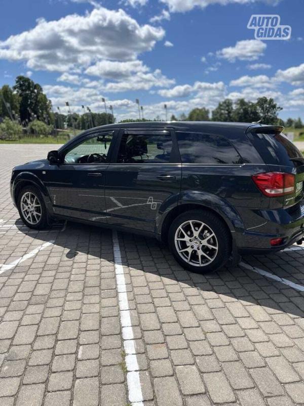 Grey Dodge Journey 2018 in Pakruojis, with an engine capacity of 3.60 L and mileage of 100 thousand km for 14200 €, photo 4 on AUTOMOTO.COM.LV