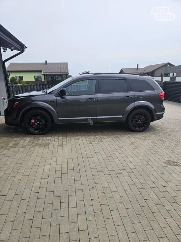Grey Dodge Journey 2018 in Mazeikiai, with an engine capacity of 3.60 L and mileage of 94 thousand km for 11899 €, photo 3 on AUTOMOTO.COM.LV
