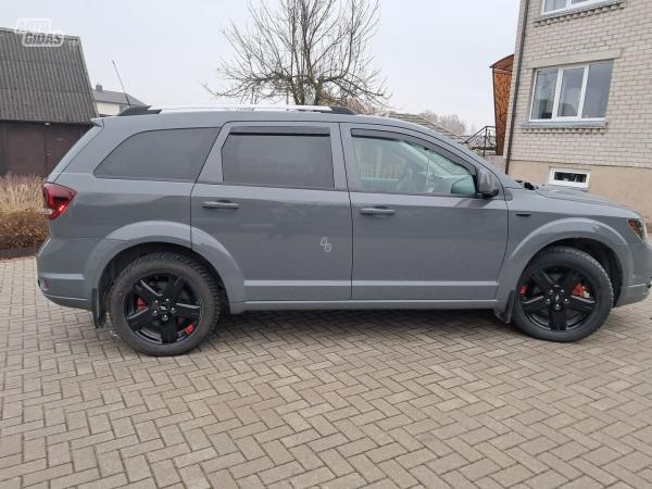 Pelēks Dodge Journey 2019 Plungė, ar dzinēja tilpumu 3.60 L un nobraukumu 53 tūkst. km par 14400 €, foto 2 vietnē AUTOMOTO.COM.LV