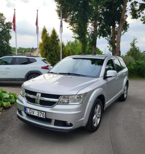 Grey Dodge Journey 2009 in Siauliai, with an engine capacity of 2.00 L and mileage of 325 thousand km for 2490 €, photo  on AUTOMOTO.COM.LV