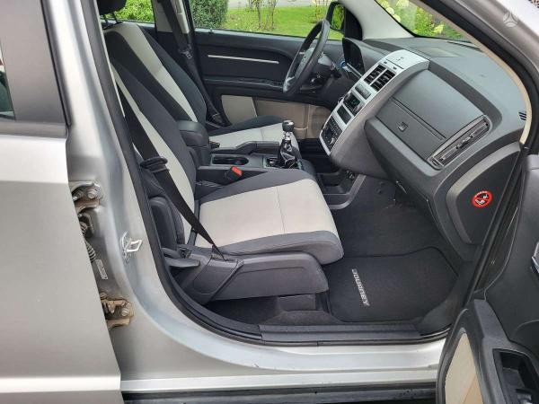 Grey Dodge Journey 2009 in Siauliai, with an engine capacity of 2.00 L and mileage of 325 thousand km for 2490 €, photo 6 on AUTOMOTO.COM.LV