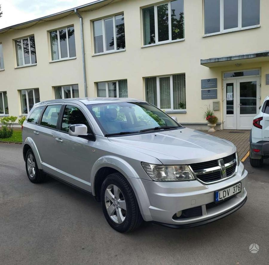 Grey Dodge Journey 2009 in Siauliai, with an engine capacity of 2.00 L and mileage of 325 thousand km for 2490 €, photo 12 on AUTOMOTO.COM.LV