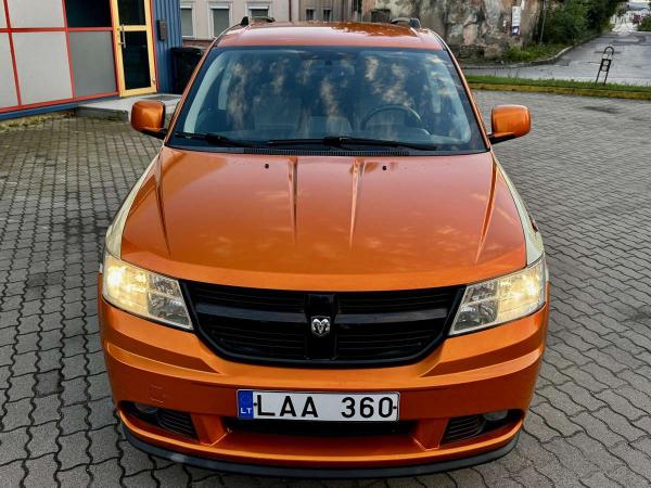 Grey Dodge Journey 2009 in Klaipeda, with an engine capacity of 1.97 L and mileage of 110 thousand km for 1350 €, photo 9 on AUTOMOTO.COM.LV