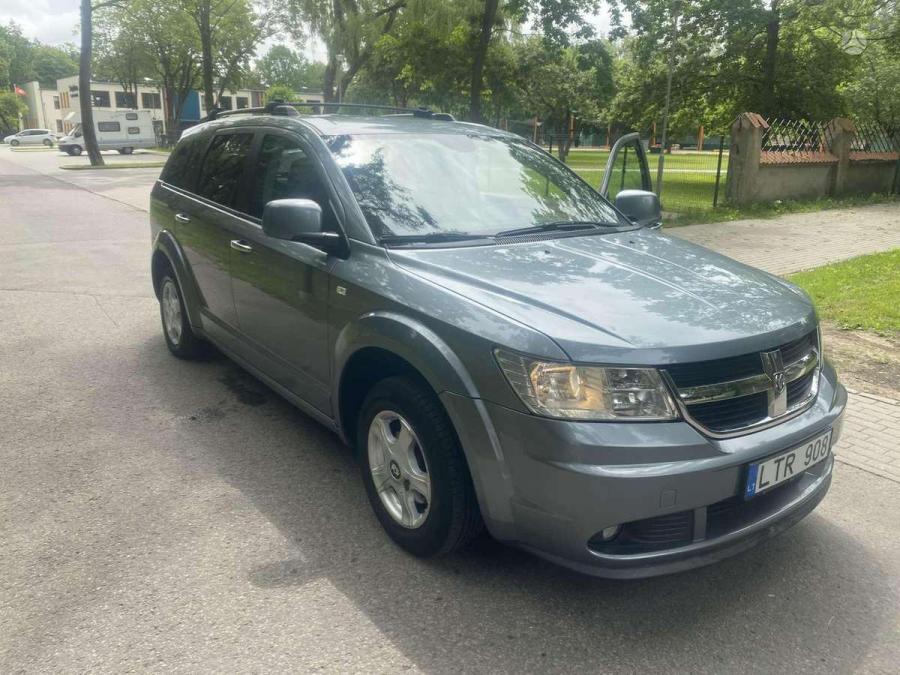 Pelēks Dodge Journey 2010 Klaipėda, ar dzinēja tilpumu 2.74 L un nobraukumu 254 tūkst. km par 2350 €, foto 1 vietnē AUTOMOTO.COM.LV