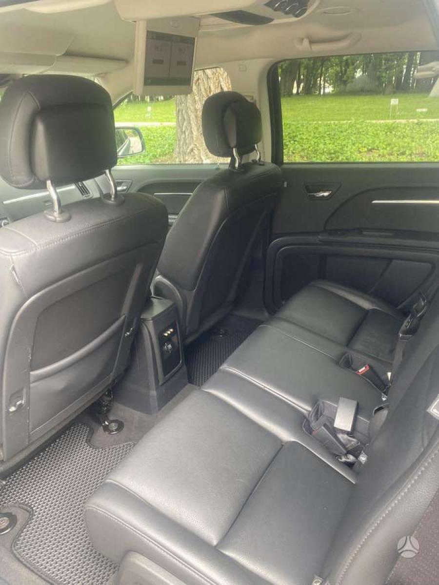 Pelēks Dodge Journey 2010 Klaipėda, ar dzinēja tilpumu 2.74 L un nobraukumu 254 tūkst. km par 2350 €, foto 4 vietnē AUTOMOTO.COM.LV