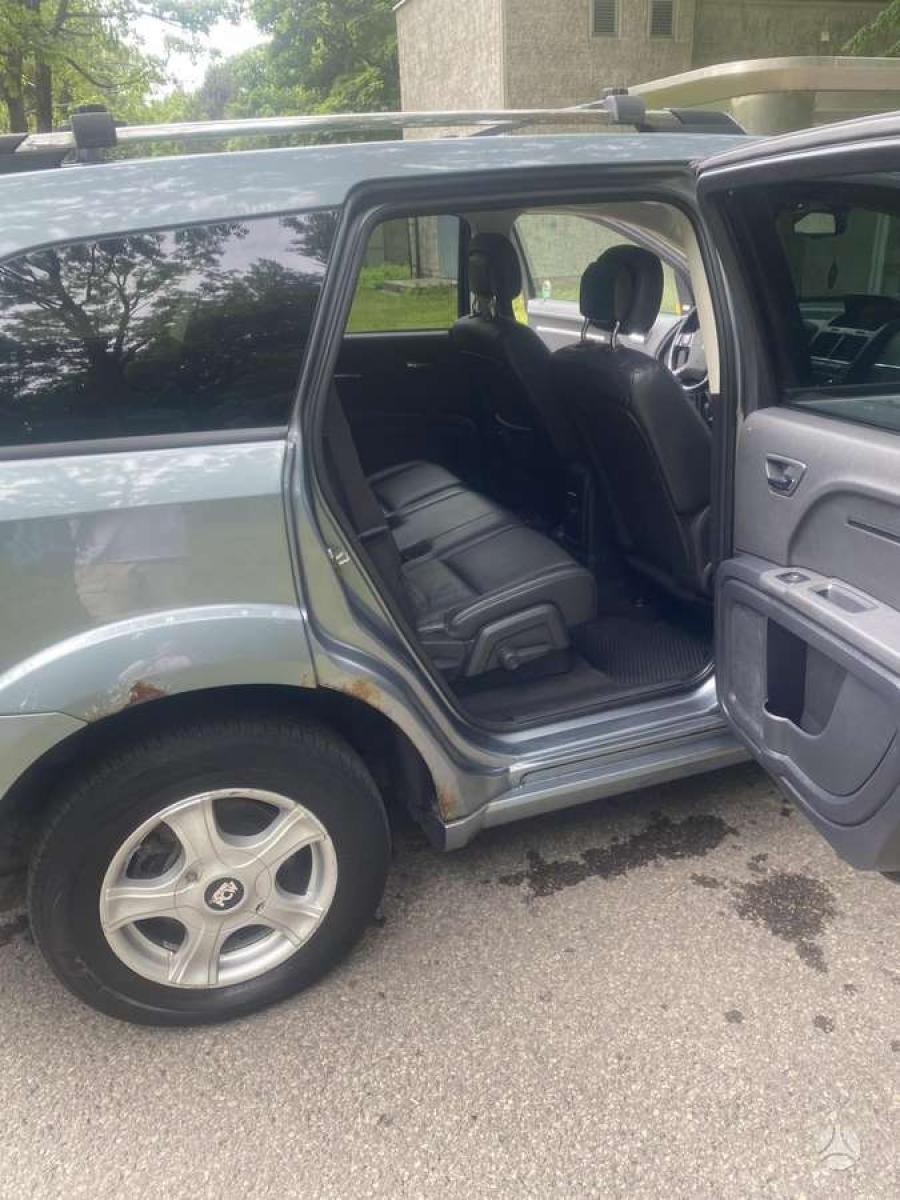Pelēks Dodge Journey 2010 Klaipėda, ar dzinēja tilpumu 2.74 L un nobraukumu 254 tūkst. km par 2350 €, foto 10 vietnē AUTOMOTO.COM.LV