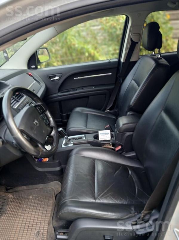 Grey Dodge Journey 2010 in Balvi, with an engine capacity of 2.00 L and mileage of 326 thousand km for 1350 €, photo 6 on AUTOMOTO.COM.LV