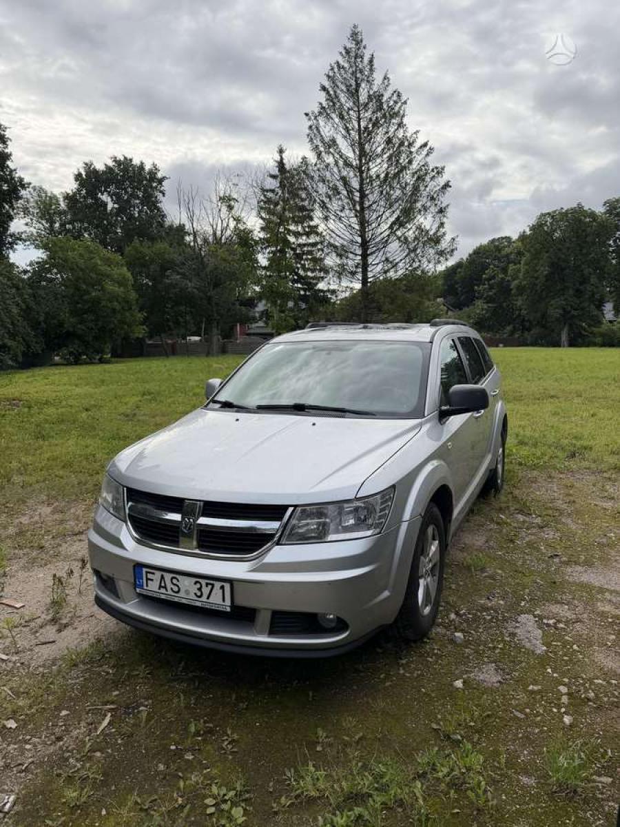 Pelēks Dodge Journey 2011 Kauņa, ar dzinēja tilpumu 2.00 L un nobraukumu 189 tūkst. km par 1499 €, foto 3 vietnē AUTOMOTO.COM.LV